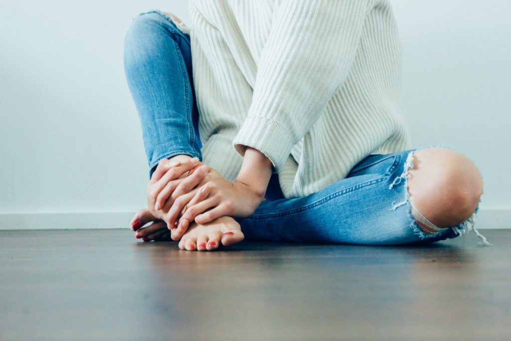 Douleurs aux Genoux : 🤩9 Astuces Essentielles pour les Préserver